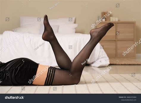 24 Tausend Sexy Women In Stockings Lizenzfreie Bilder Stockfotos Und