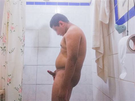 Gordito Sexy Bajo La Ducha 2 7 Pics Xhamster