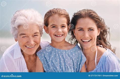 Como Madre Como Hija Retrato De Una Mujer Con Su Hija Y Su Madre En