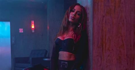Anitta lança clipe inédito de Nu participação de influencers