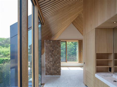 Mecanoo Cloaks Villa Bw In Pearlescent Ceramic Tiles