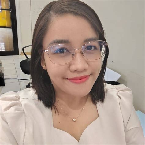 아이돌 이슈 아이돌 이슈 Added A New Photo