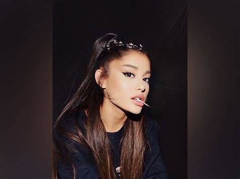 Ariana Grande Enjoys Retail Therapy Amid News Of Dalton Gomez