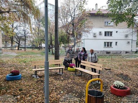 Кът за отдих е оформен до социален център за деца в Плевен Утро