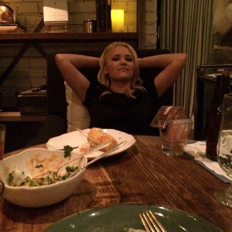 Pin By Emilee On Oc Face Claim Emily Osment Emily Osment Emily Wifie