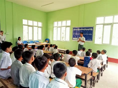 ကွန်ဟိန်းမြို့၊ ခ မ ရ ၅၂၄ မူလတန်းကျောင်း၌ နယ်လှည့်စာကြည့်တိုက်နှင့် ဟောပြောပွဲဆောင်ရွက