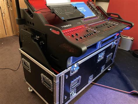 For Digico Quantum 225 Flip Ready Hydraulic Console Easy Retracting Lifting Flight Case With 2u
