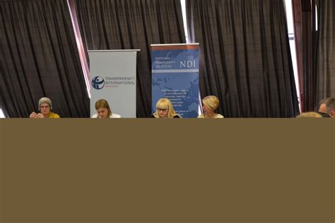 Министерката Дескоска од тркалезната маса посветена на финансирањето на политичките партии