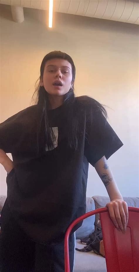 [Видео] «Пин от пользователя хзз хзз на доске аня Фотографии подростков Темная