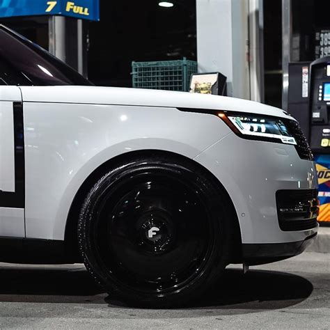 Rapper Fabolous Is Back To Posing In Gas Stations This Time With A