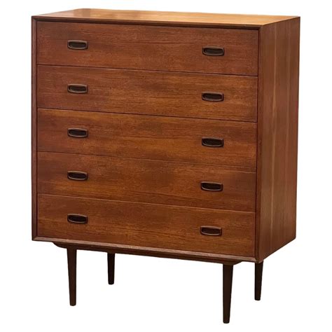 Vintage Danish Mid Century Modern 5 Drawer Dresser In Style Of Munch