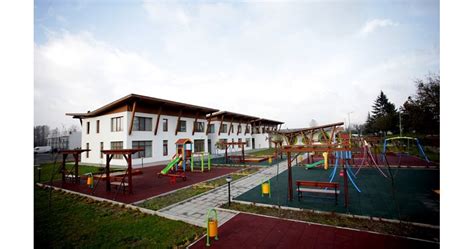 Йорданка Фандъкова Реновирането на училищните дворове и физкултурни салони са новите ни