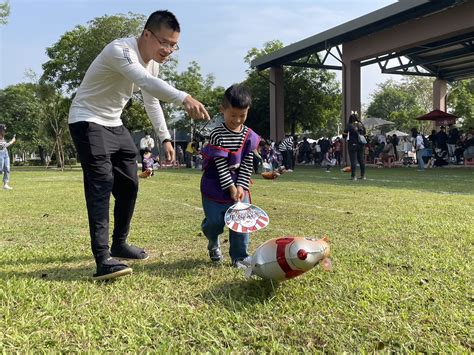 屏東聖誕老公公快閃潮好玩市集！ 小火車巡禮、麋鹿快跑趣味賽high翻天