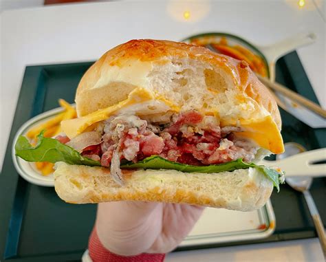 김천재의유념떡볶이 육회햄버거・떡볶이피자 리뷰