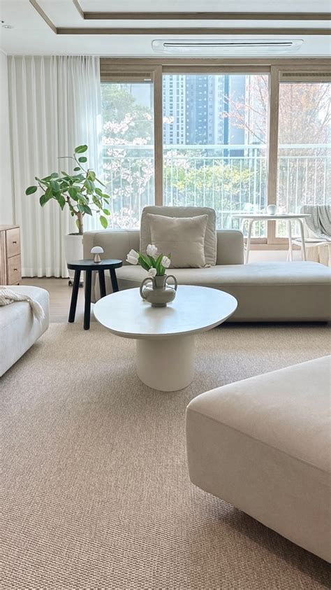 탁 트인 광폭 거실 다양한 스타일링 변화가 가능해요 라이프스타일 슈퍼앱 오늘의집