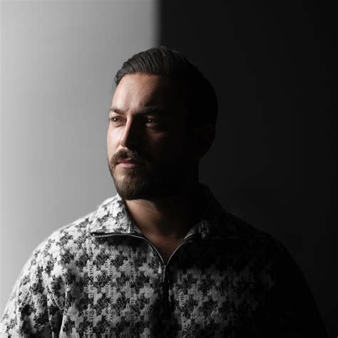 بیوگرافی محمد جعفری خواننده و بازیکن سابق فوتبالتصاویر طرفداری