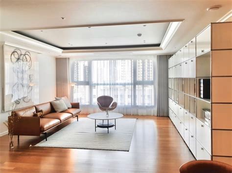 일과 삶의 균형이 조화로운 40평대 홈스타일링 라이프스타일 슈퍼앱 오늘의집