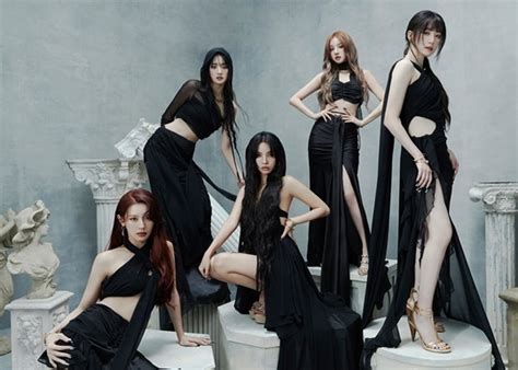 여자아이들 화려하게 돌아온 K팝 신 ‘슈퍼 레이디 스타투데이