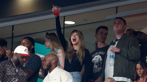 Taylor Swift Having Fun I For One Love To See It Vogue