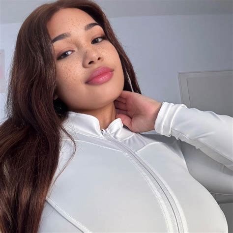 Queen Luxxy Queen Luxxy Added A New Photo