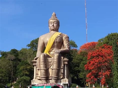 ที่นี่ชลบุรี พระมงคลนิมิตต์ วัดธรรมนิมิตต์ ถ ศุขประยูร