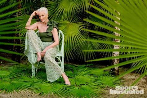 8 Photos Of Maye Musk In Belize That Prove Why Shes A Legendary Model