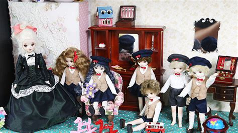 도자기 빗는 장인의 손길로 탄생한 뽀얀 피부의 인형 디지틀조선일보 인포그래픽스 스토리캐스트 The Koo