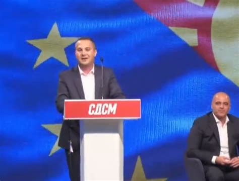 Субмисивно порно на македонски начин Off