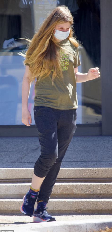 Elon Musks Daughter Vivian Is Seen For First Time Since Legally