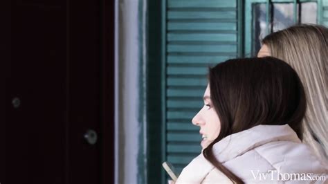 Merida Sat Pearl Naked Check In