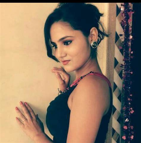 Pallavi Singh Hd Wallpaper Photos Images Photo Gallery Bhojpuri Gallery