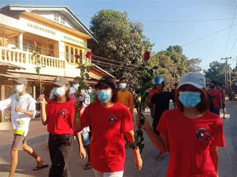 လောင်းလုံးတွင် အမျိုးသမီးများ ဦးဆောင်ကာ ဖက်ဆစ် စစ်တပ် အမြစ်ပြတ် ချေမှုန