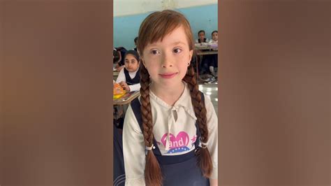 تعالوا شوفوا طالبتي الجميلة تشبه آنا اخت السا ملكة الثلج علي المعلم