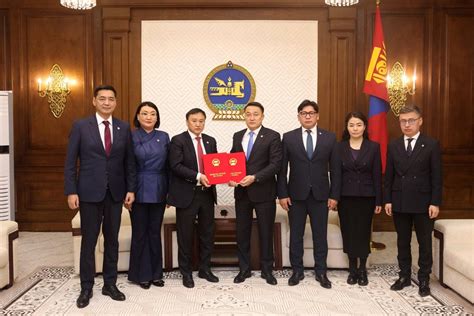 Эрхтэн эд эс шилжүүлэн суулгах тухай болон Цусны донорын тухай хоёр хуулийн төсөл өргөн барилаа