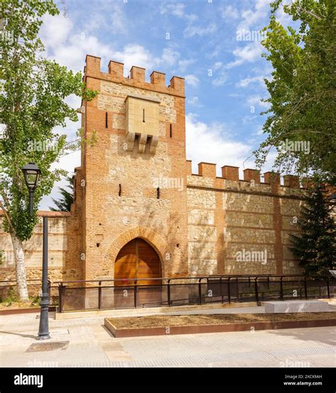 The Main Entrance Of Tower Xiv The Albacars Gate In Alcalá De Henares