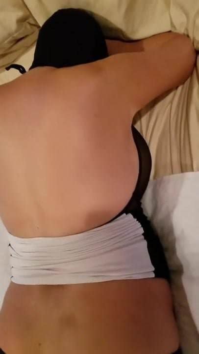 여러 번 오르가즘을 느끼기 위해 자지를 빨아주는 거유 xHamster