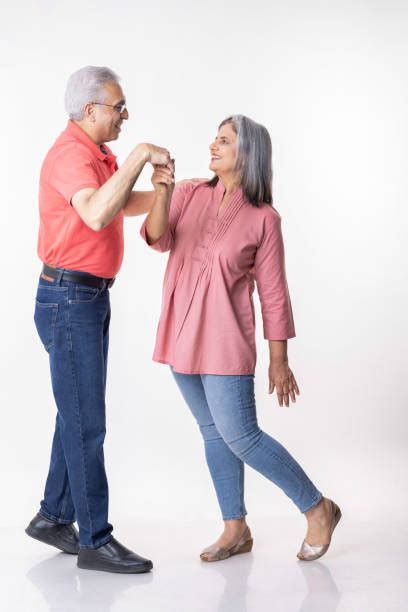 1300 Older Asian Couple Dancing Fotografías De Stock Fotos E Imágenes Libres De Derechos Istock