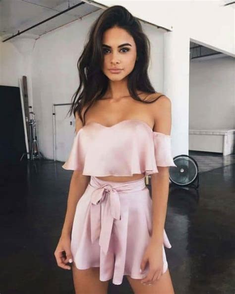 Blusa Decotada Como Usar Com 63 Looks And Modelos De Cair O Queixo