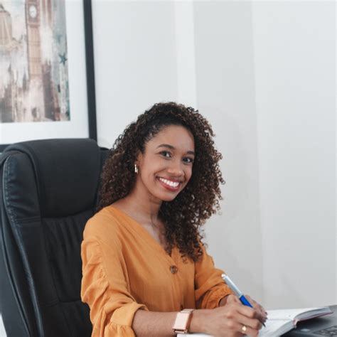 Teacher Thais Lino Youtube