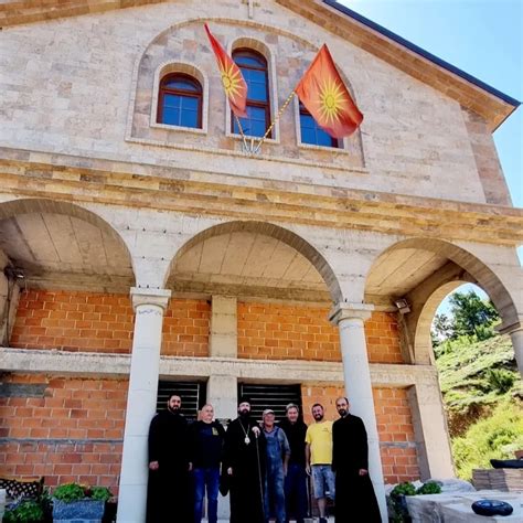 Посета на храмовите во изградба