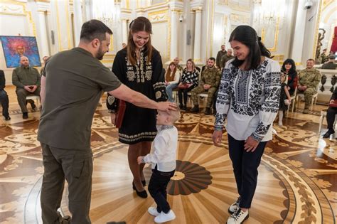 Вручення Президентом орденів «Золота Зірка Героям України та членам родин полеглих Героїв