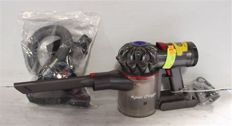 Dyson V7 Trigger And Attachments