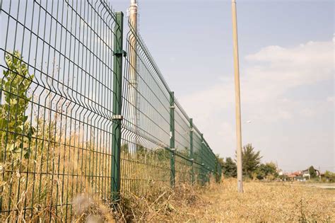 Огради с метални пана метален профил циментови колове и оградна мрежа гр София Център • Olx Bg