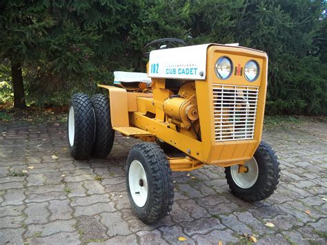 Cub Cadet 102 Ruohonleikkurit 1965 Nettikone