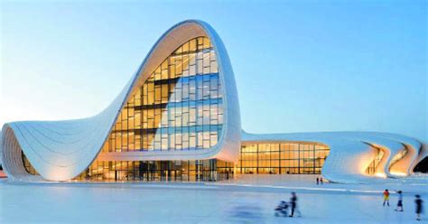 설계자는 떠났지만 지상에 남은 그녀의 곡선들 건축가 자하 하디드 별세