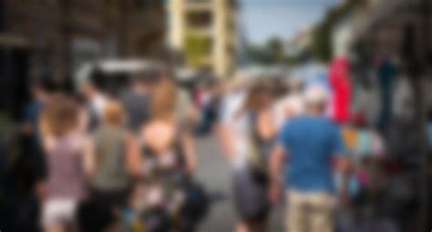 Algorithm Strange Behavior When Gaussian Blurring An Image Using Big Radius Standard