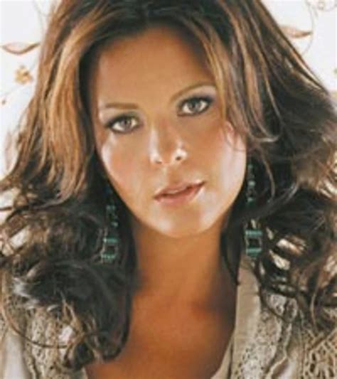 Sara Evans Stronger