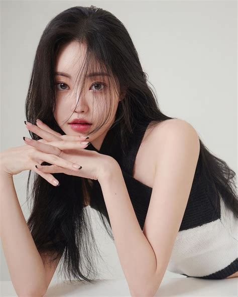 김다빈 데이빈 On Instagram 나 나 못 고르겠어 Photo Byjoy” Girl Icons Beautiful Asian Girls