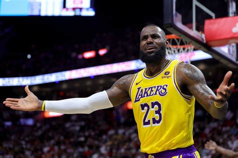 بسکتبال Nba خشم لبران جیمز شما بسکتبال می فهمید؟ طرفداری