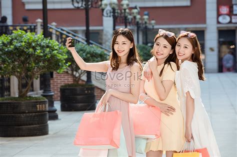 Girlfriend Shopping Picture And Hd Photos Free Download On Lovepik